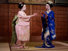 Geisha games | Innocent fun for adults | J T| Japanese Traditions and ...